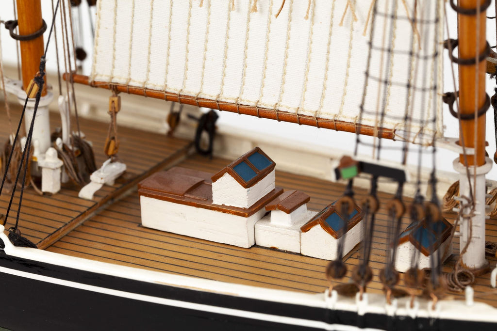 Billing Boats 1/100 Bluenose II – The Hobby Warehouse Ltd
