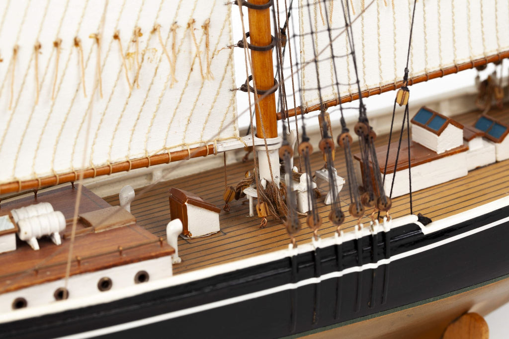 Billing Boats 1/100 Bluenose II – The Hobby Warehouse Ltd