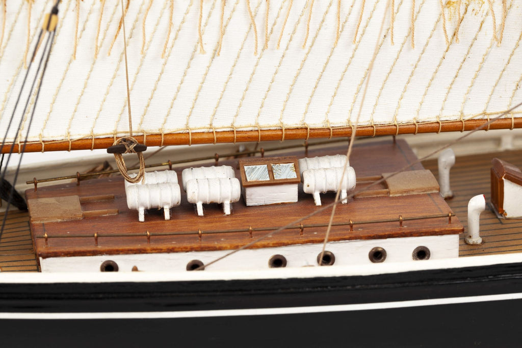 Billing Boats 1/100 Bluenose II – The Hobby Warehouse Ltd